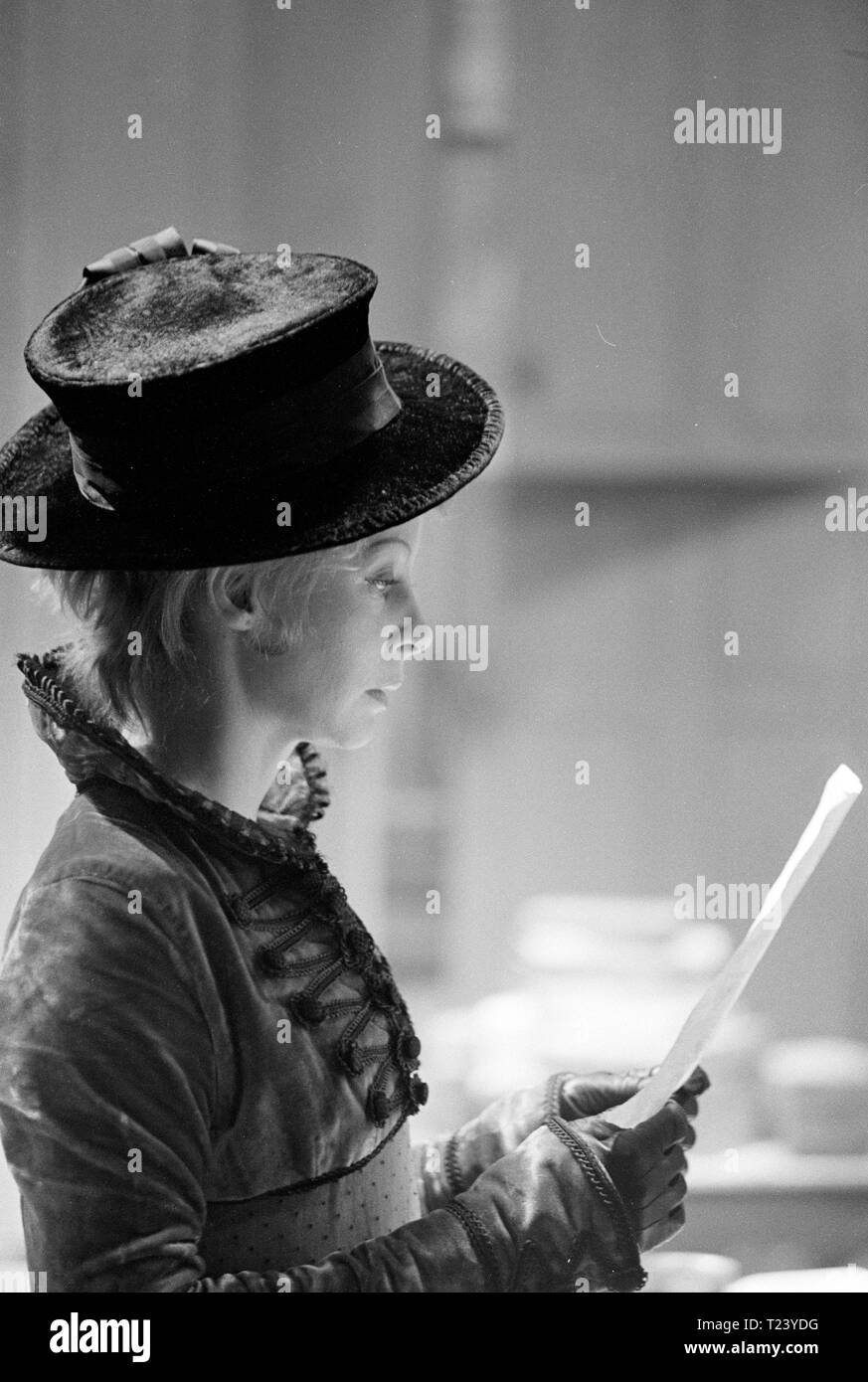 Caroline lamb, sarah miles hi-res stock photography and images - Alamy