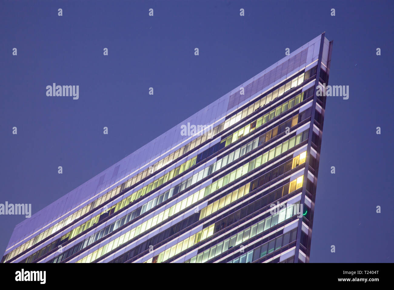 Top of a skyscraper hi-res stock photography and images - Alamy