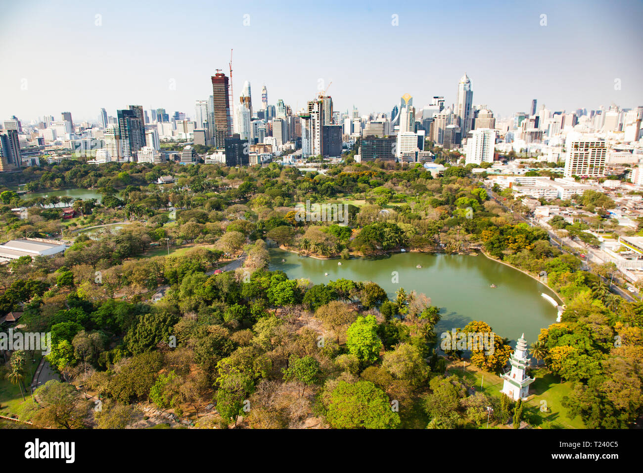 high buildings panorama downtown of Bangkok City and Lumpini park ...