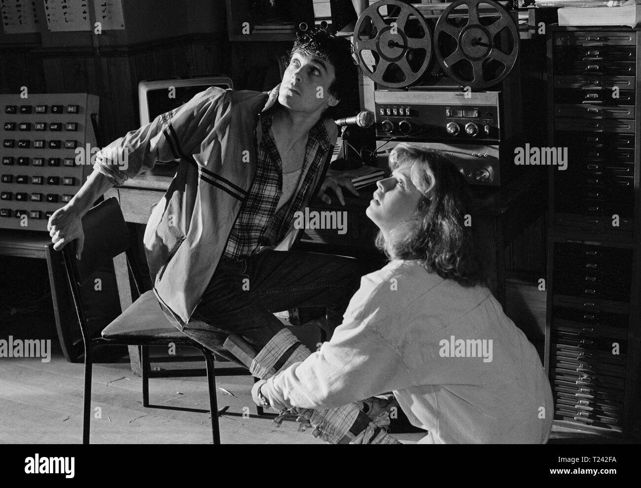 Link (1986) Elisabeth Shue, David O'Hara, Date: 1986 Stock Photo - Alamy