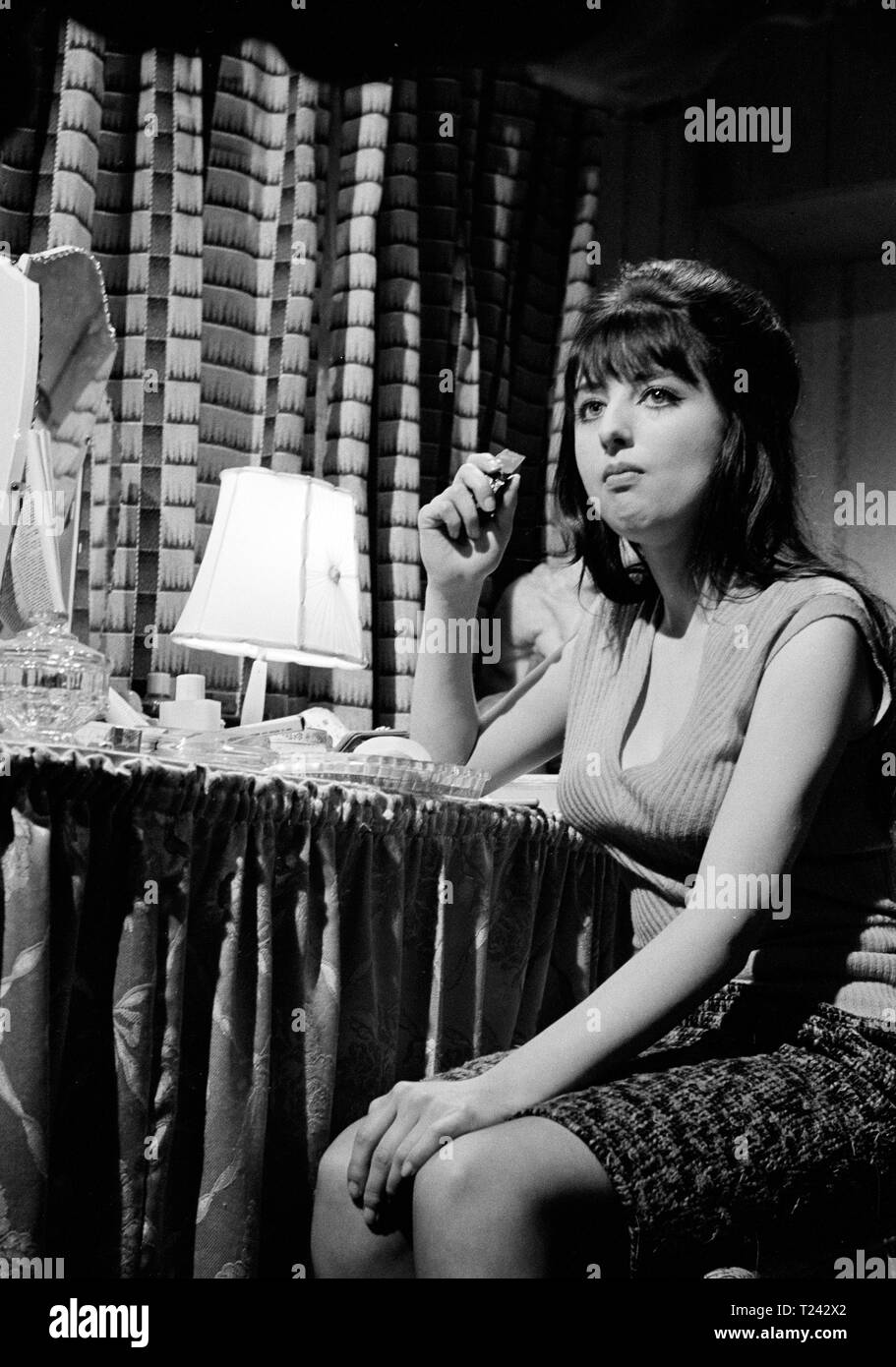 The L-Shaped Room (1962) Verity Edmett, Date: 1962 Stock Photo - Alamy