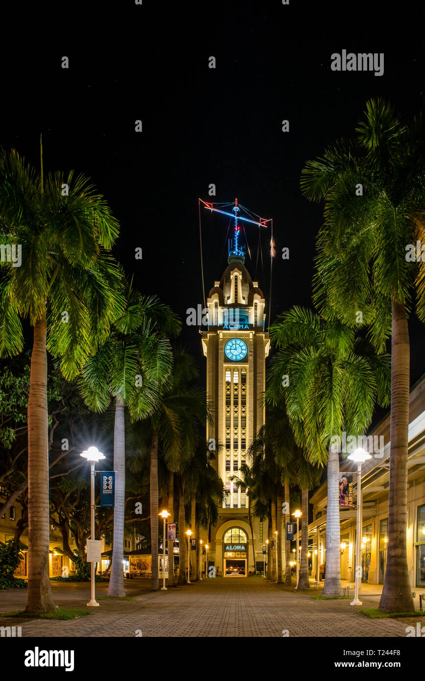 Aloha tower marketplace hi-res stock photography and images - Alamy