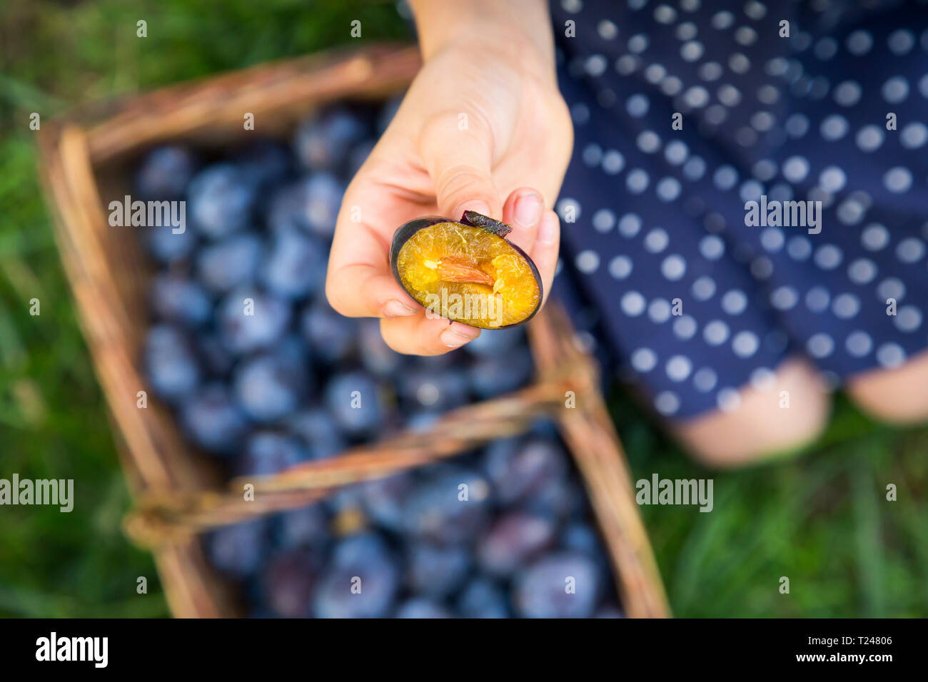 Bitten hand hi-res stock photography and images - Alamy