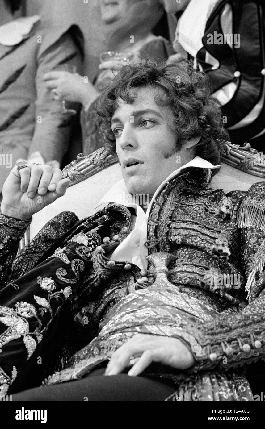 Lady Caroline Lamb (1972) Richard Chamberlain, Date: 1972 Stock Photo ...