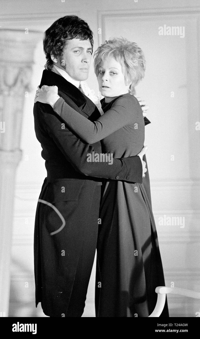 Lady Caroline Lamb (1972) Sarah Miles, Jon Finch, Date: 1972 Stock ...