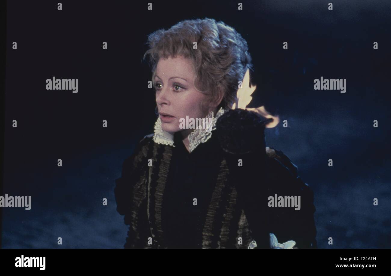 Lady Caroline Lamb (1972) Sarah Miles, Date: 1972 Stock Photo - Alamy