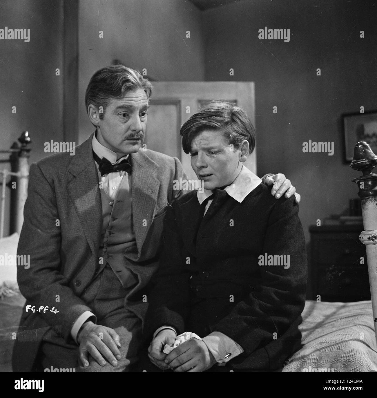 The Magic Box (1952) Robert Donat, John Charlesworth, Date: 1952 Stock Photo - Alamy