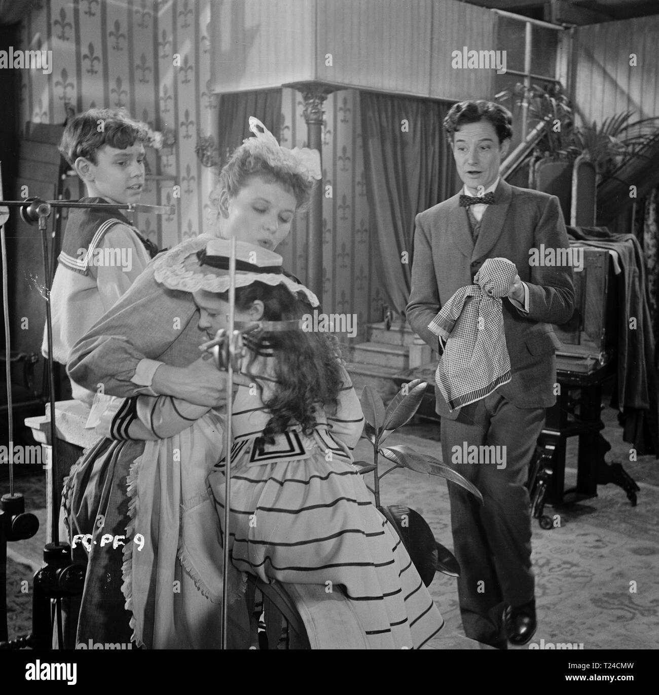 The Magic Box (1952) Robert Donat, Sheila Sim, Carol Wolveridge, Date ...