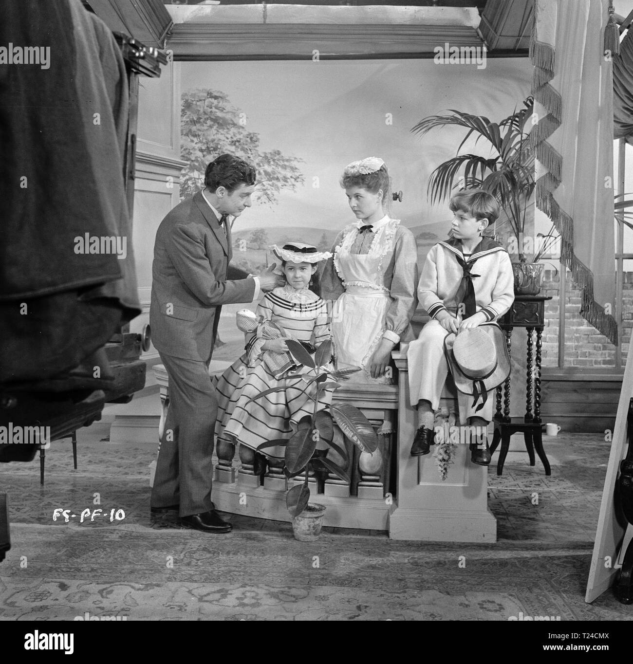 The Magic Box (1952) Robert Donat, Sheila Sim, Carol Wolveridge, Date ...