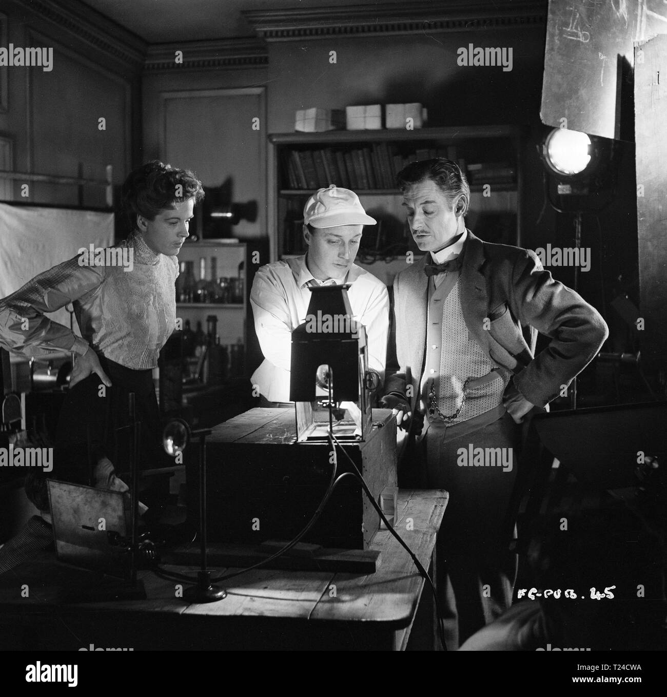 The Magic Box (1952) Margaret Johnston, Robert Donat, Date: 1952 Stock ...