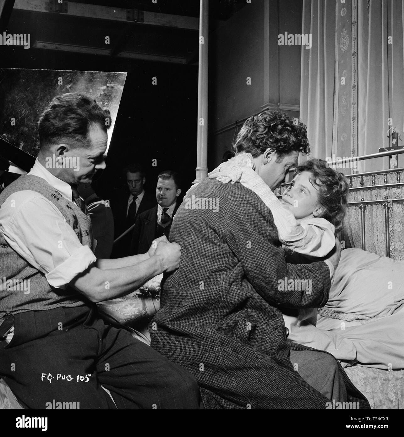 The Magic Box (1952) Robert Donat, Maria Schell, Date: 1952 Stock Photo - Alamy