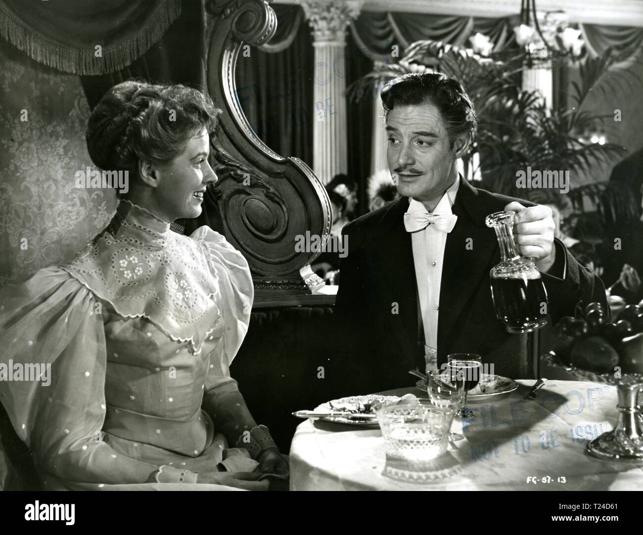 The Magic Box (1952) Margaret Johnston, Robert Donat, Date: 1952 Stock Photo - Alamy