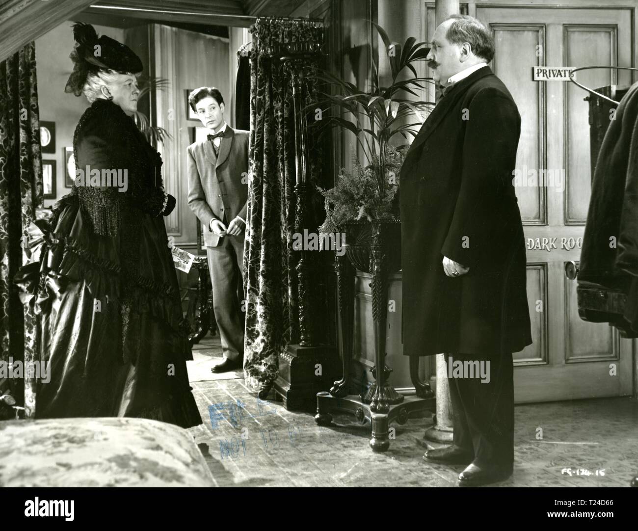 The Magic Box (1952) Margaret Rutherford, Frederick Valk, Date: 1952 ...