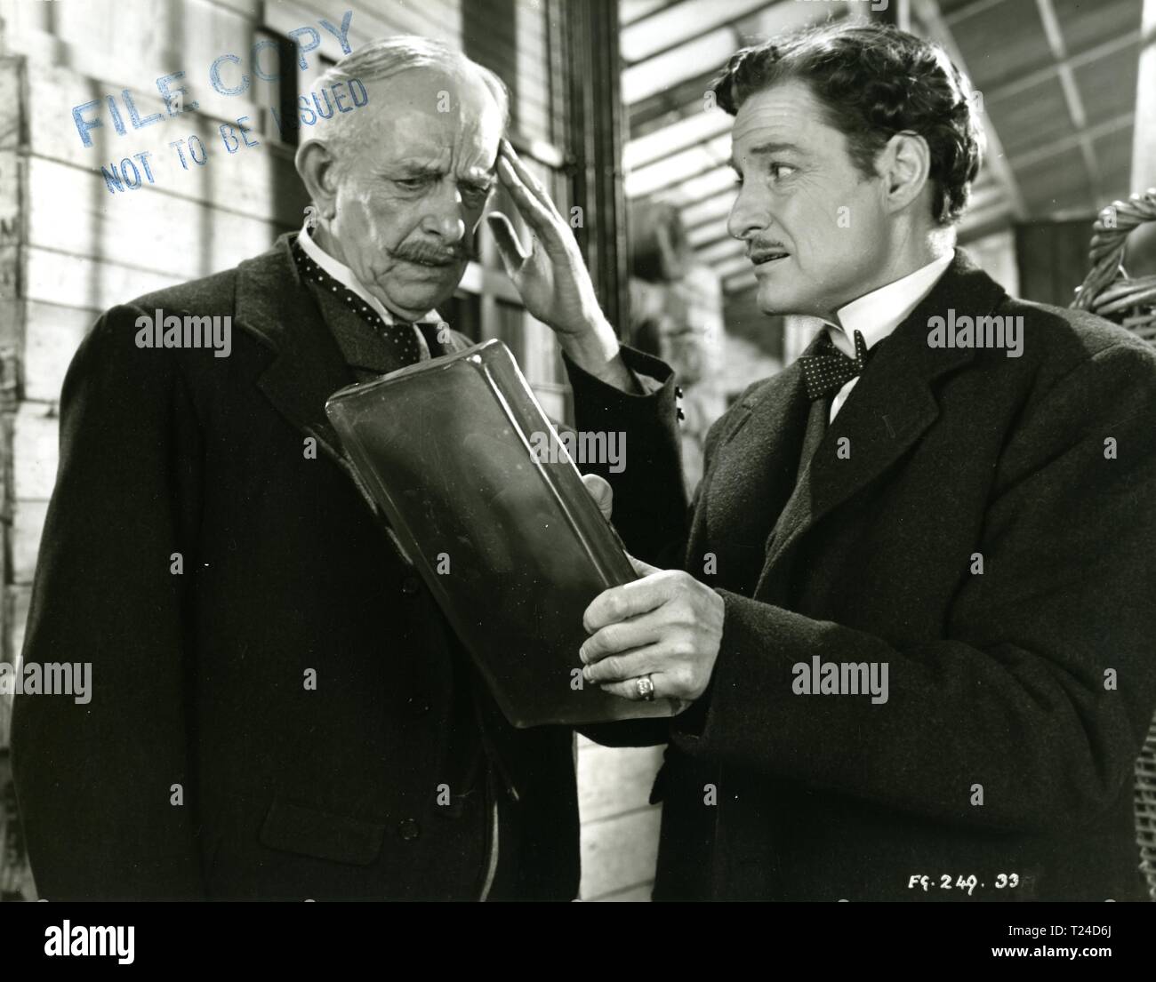 The Magic Box (1952) Robert Donat, Date: 1952 Stock Photo - Alamy