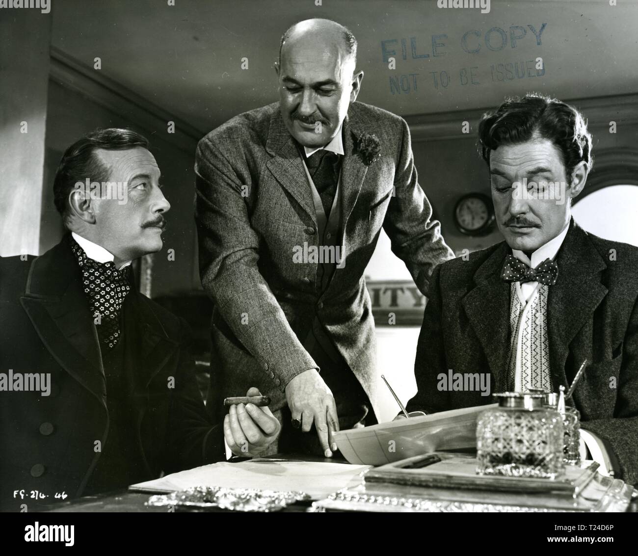 The Magic Box (1952) Robert Donat, Date: 1952 Stock Photo - Alamy