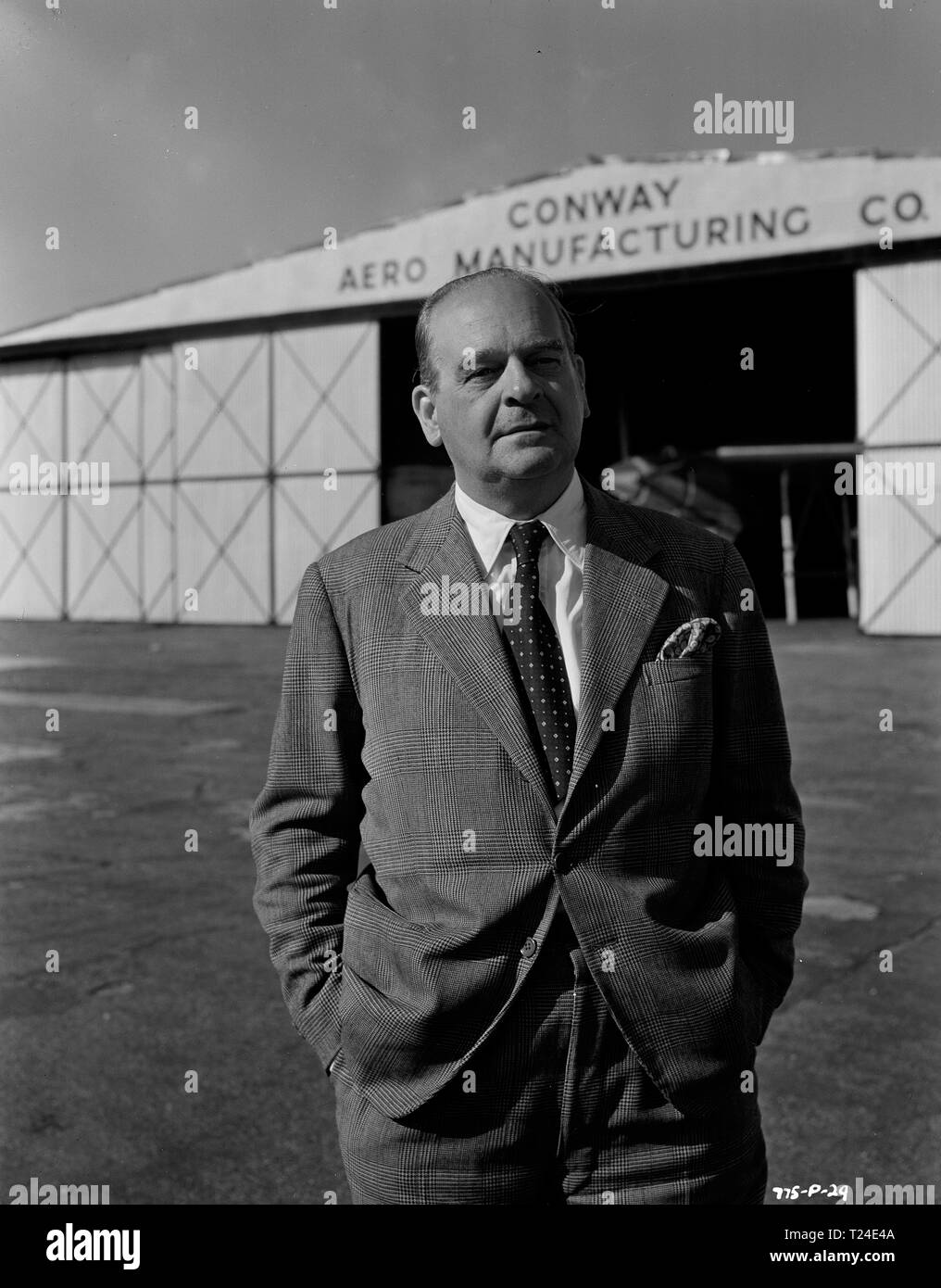 The Man in the Sky (1957) Walter Fitzgerald, Date: 1957 Stock Photo - Alamy