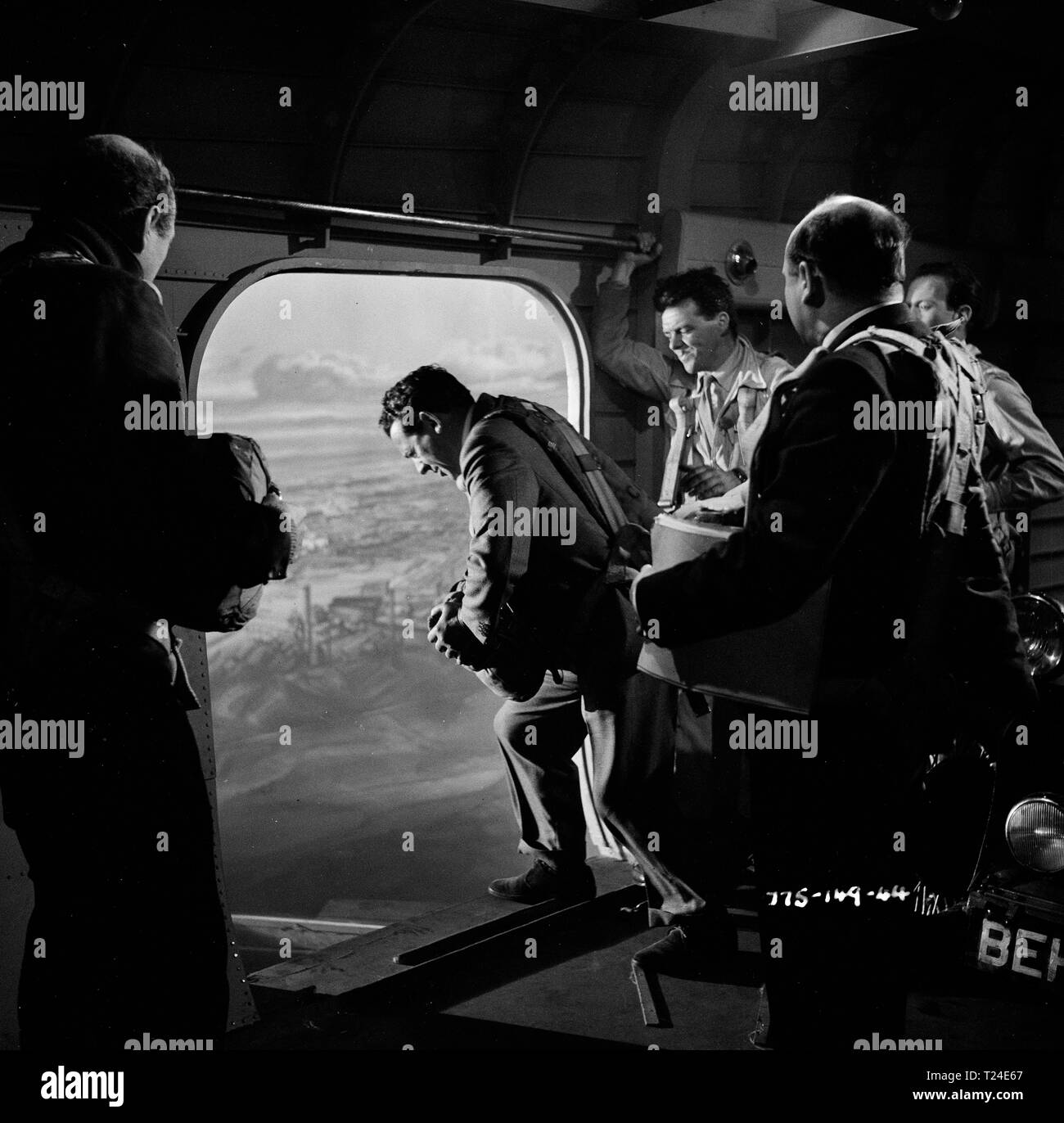 The Man in the Sky (1957) Eddie Byrne, Victor Maddern, Donald Pleasance ...
