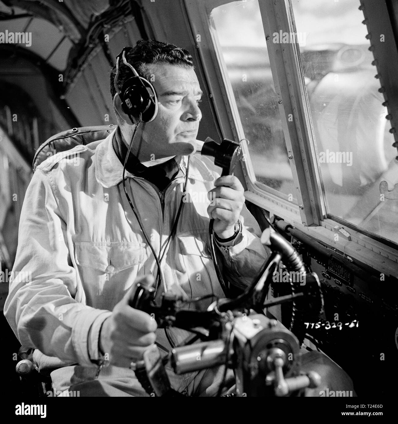 The Man in the Sky (1957) Jack Hawkins, Date: 1957 Stock Photo - Alamy