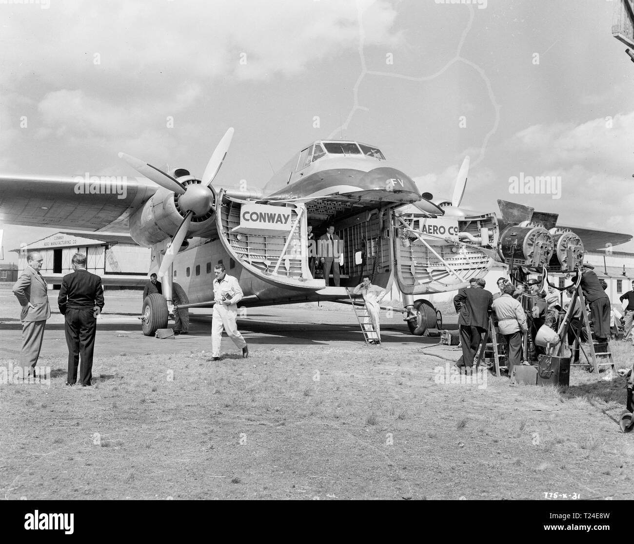 The Man in the Sky (1957) Jack Hawkins, Victor Maddern, Date: 1957 ...