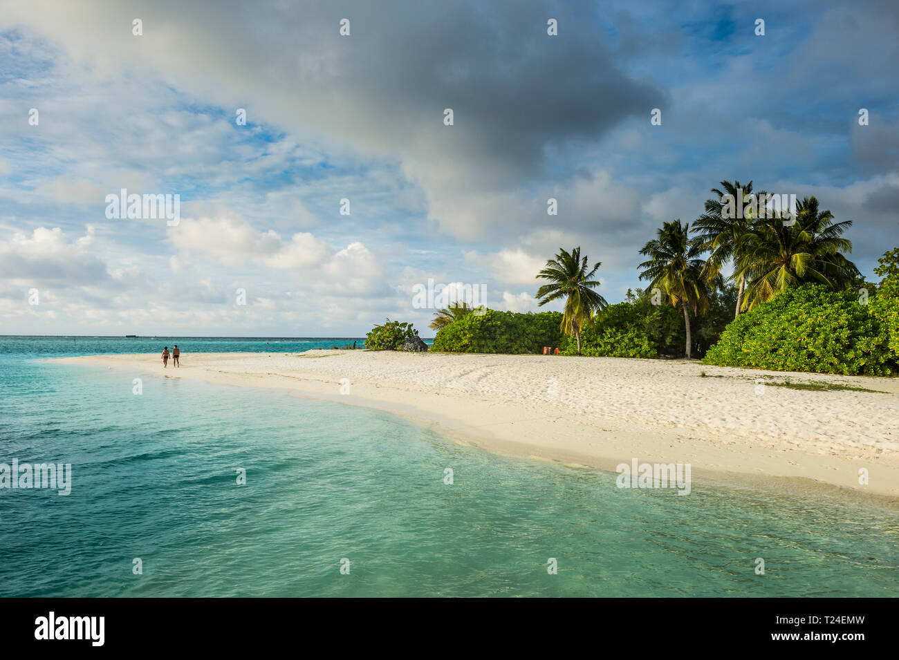 Ari atoll hi-res stock photography and images - Alamy