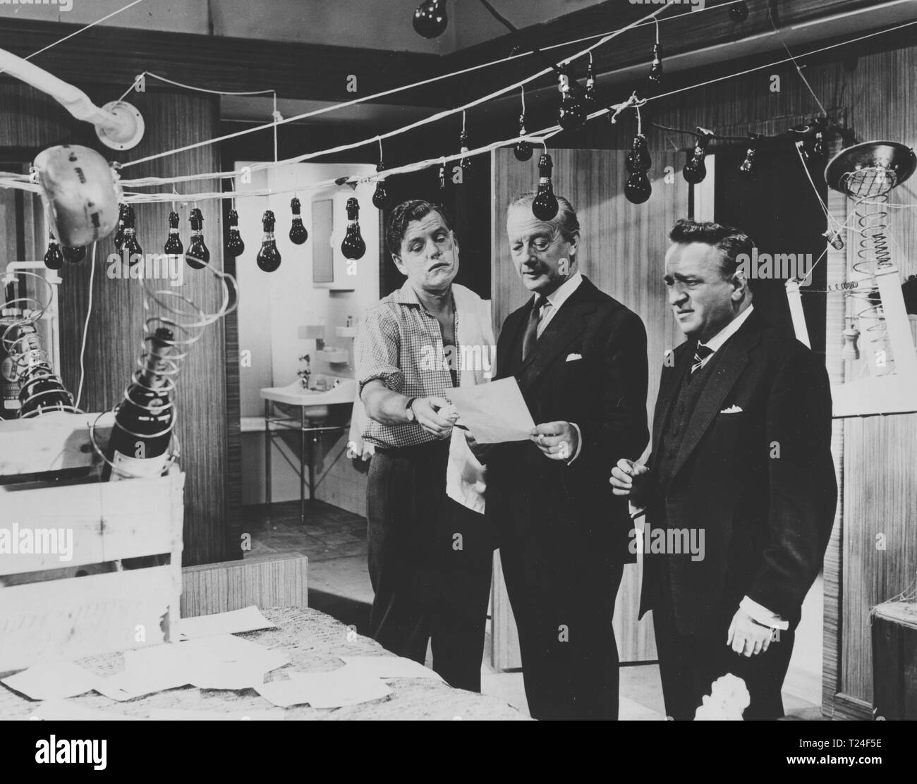 Next To No Time (1958) Kenneth More, Roland Culver, Reginald Beckwith ...