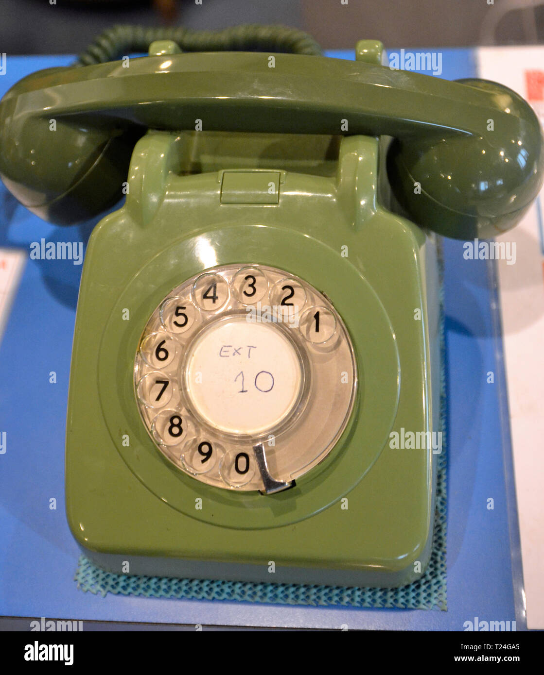 Telephone 1970s hi-res stock photography and images - Alamy