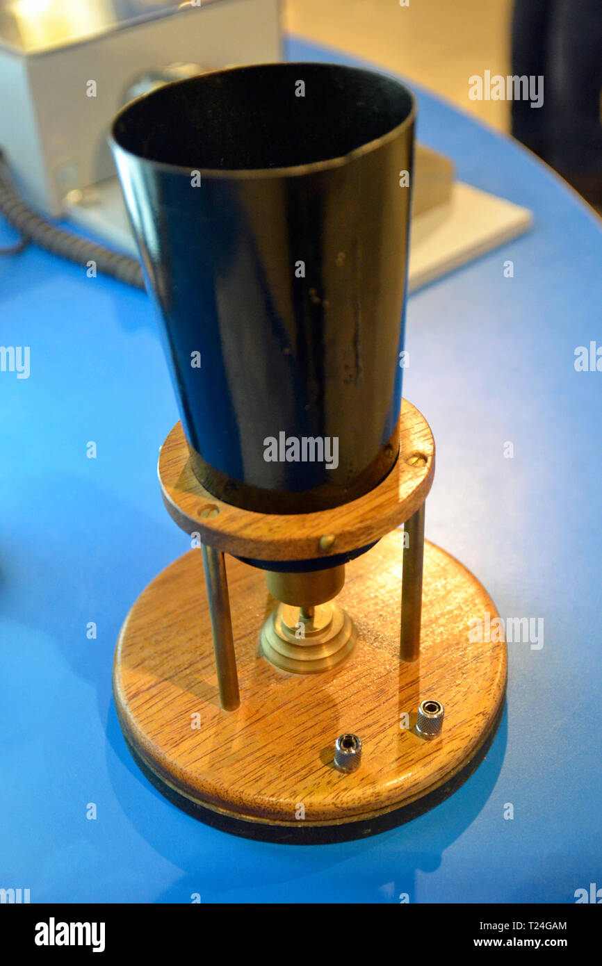 Liquid Telephone The First All Liquid Metal Phone, The Turing, Opens