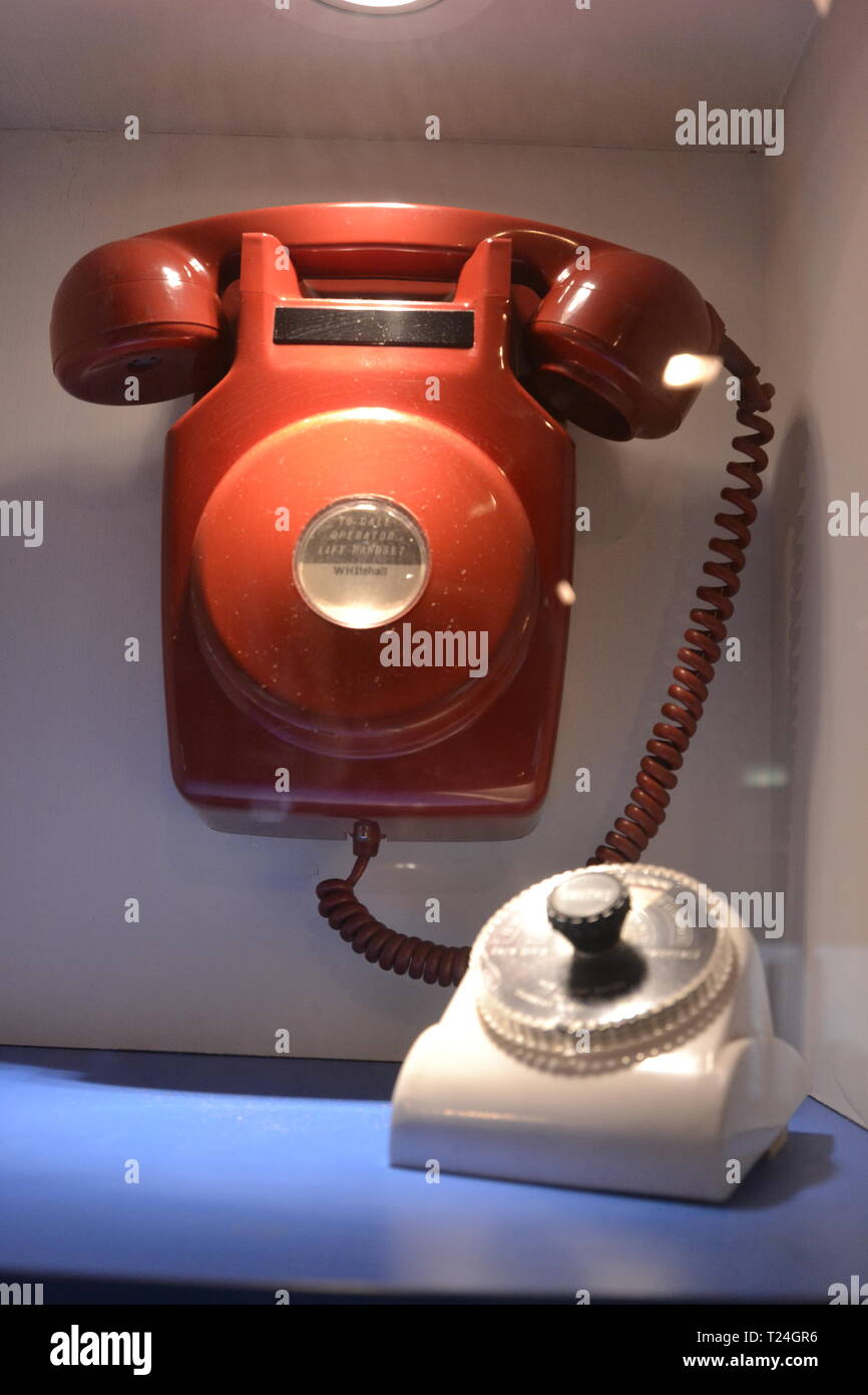 Telephones 1970s hi-res stock photography and images - Alamy