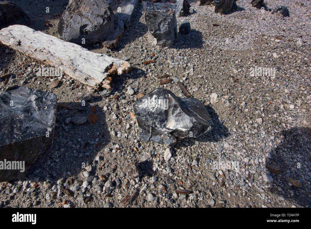 Obsidian rock hi-res stock photography and images - Alamy