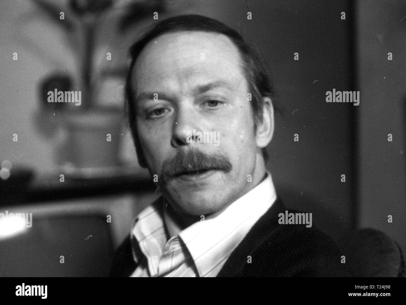 Man About the House (1974) Brian Murphy, Date: 1974 Stock Photo - Alamy