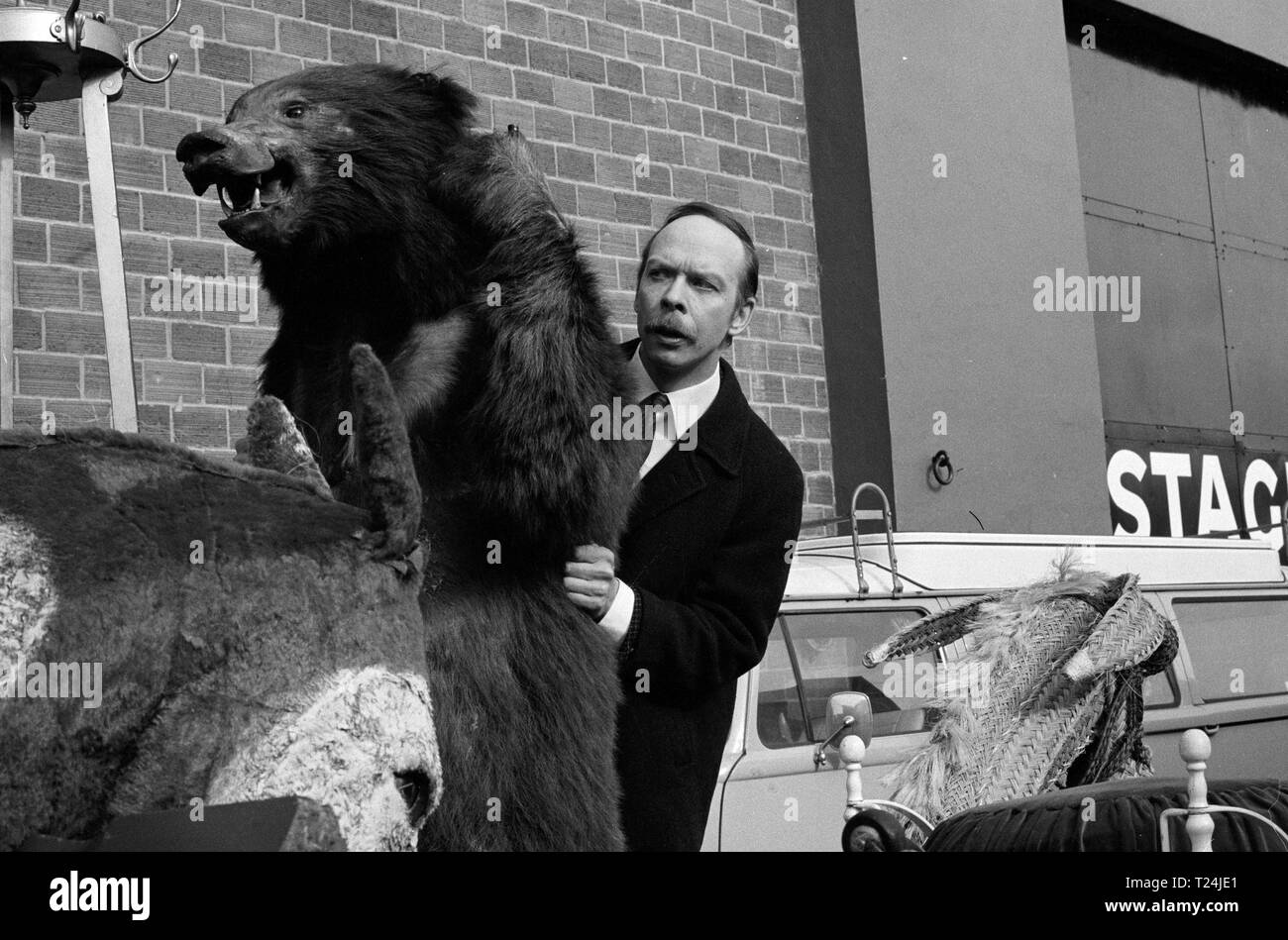 Brian murphy man about the house hi-res stock photography and images ...