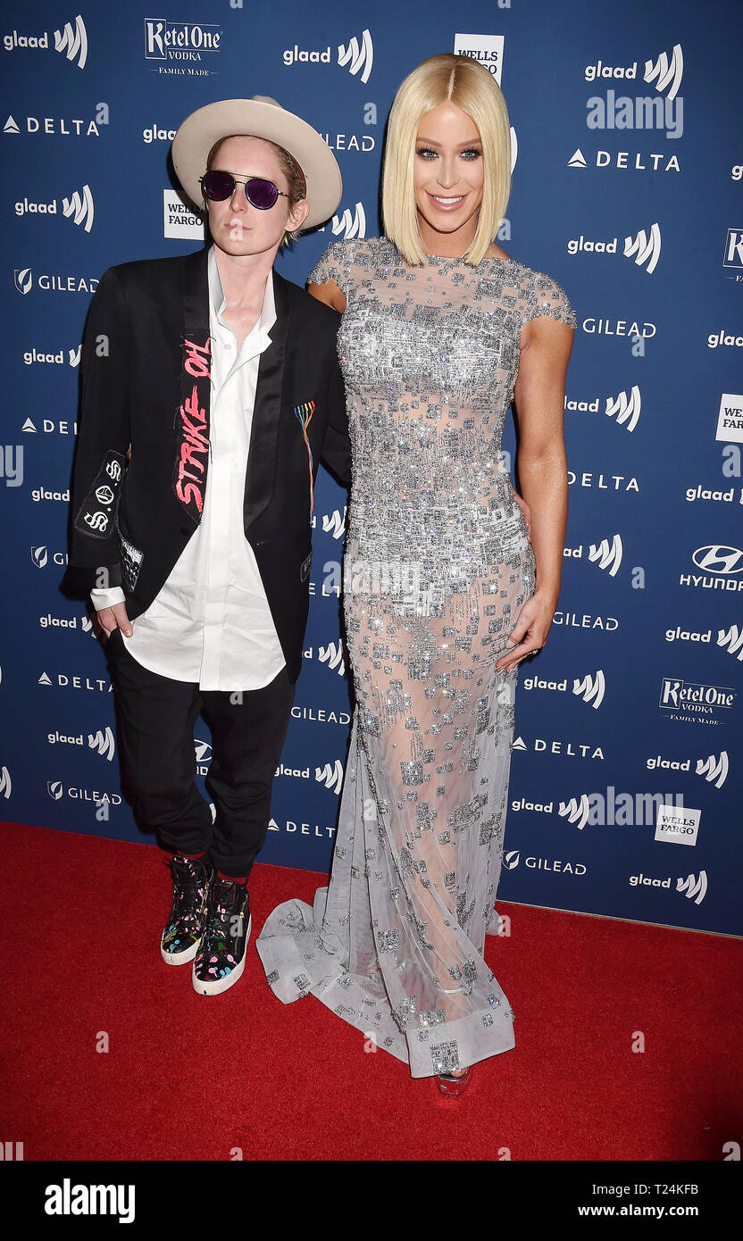 BEVERLY HILLS, CA - MARCH 28: Nats Getty (L) and Gigi Gorgeous attend ...