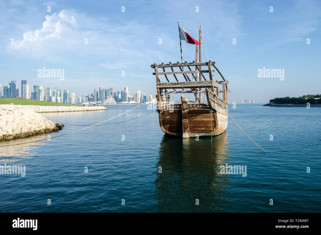 Traditional Arabian Dhow or Fishing boat Stock Photo - Alamy