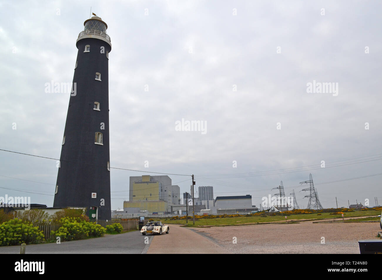 Dungeness Old Lightouse pictured by 18th century lighthouse buildings ...