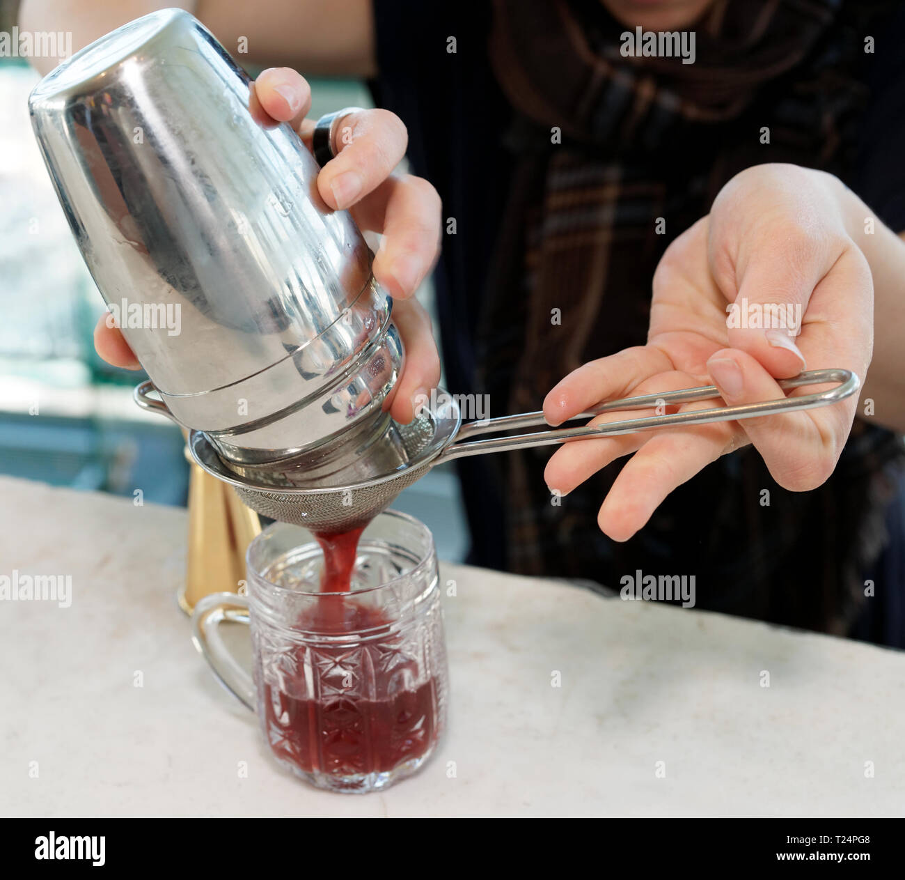Bartender strainer hi-res stock photography and images - Alamy