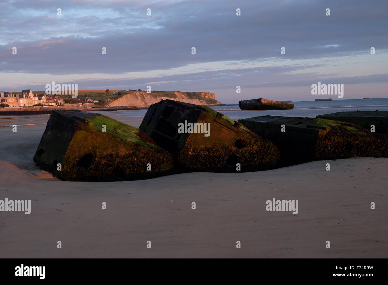Mulberry harbour remains hi-res stock photography and images - Alamy