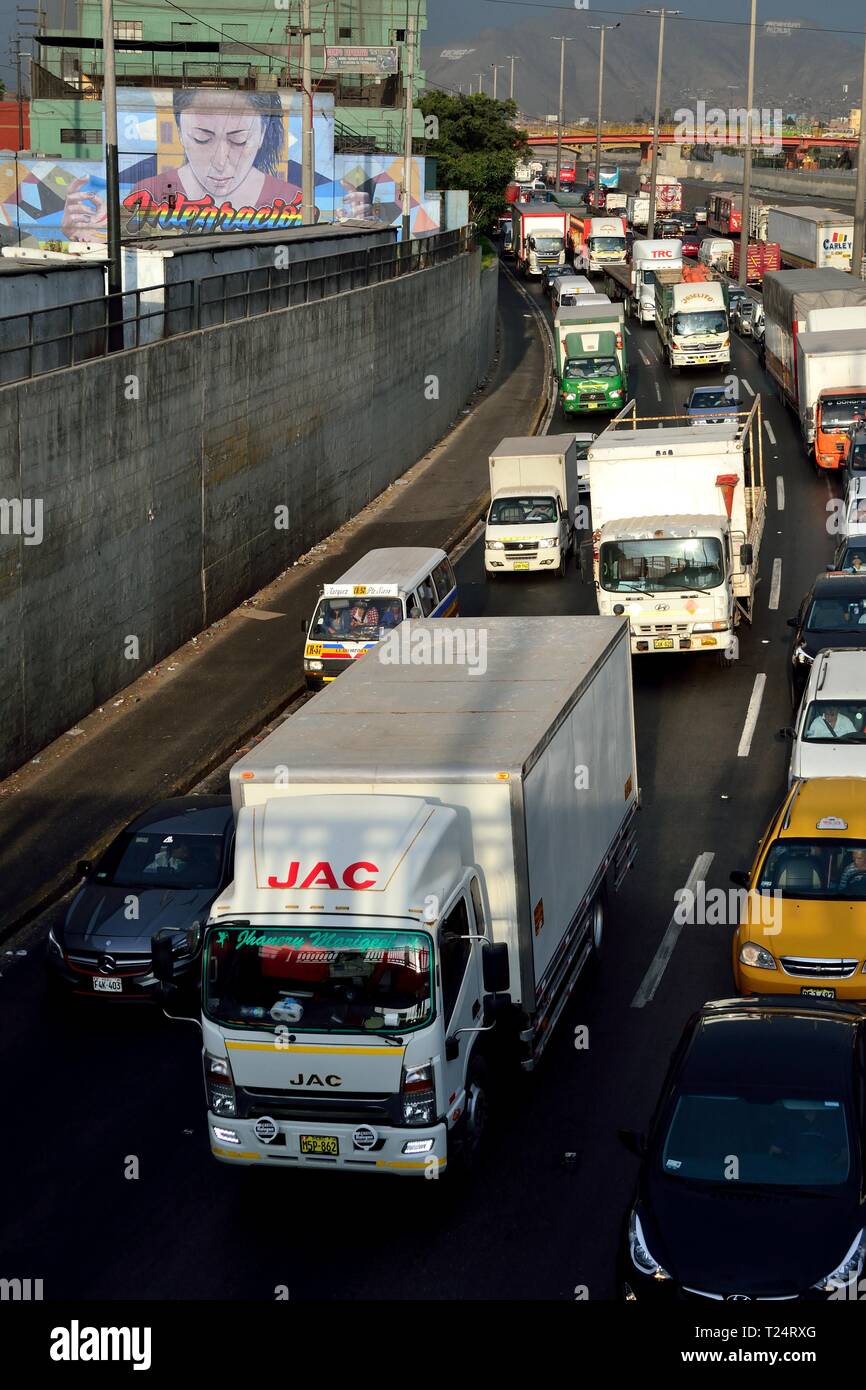 Traffic jam lima peru hi-res stock photography and images - Alamy