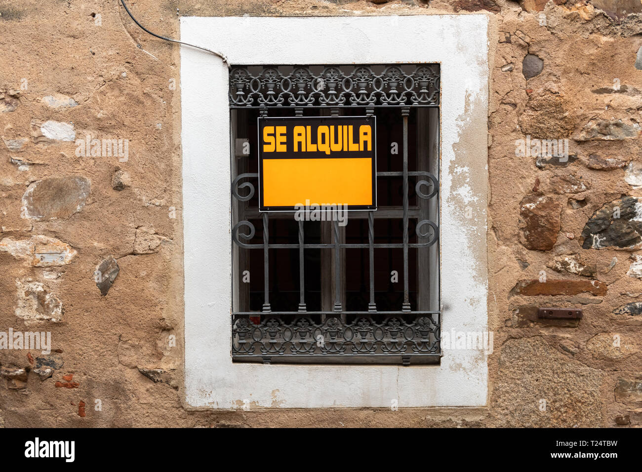 For lease sign in spanish hi-res stock photography and images - Alamy