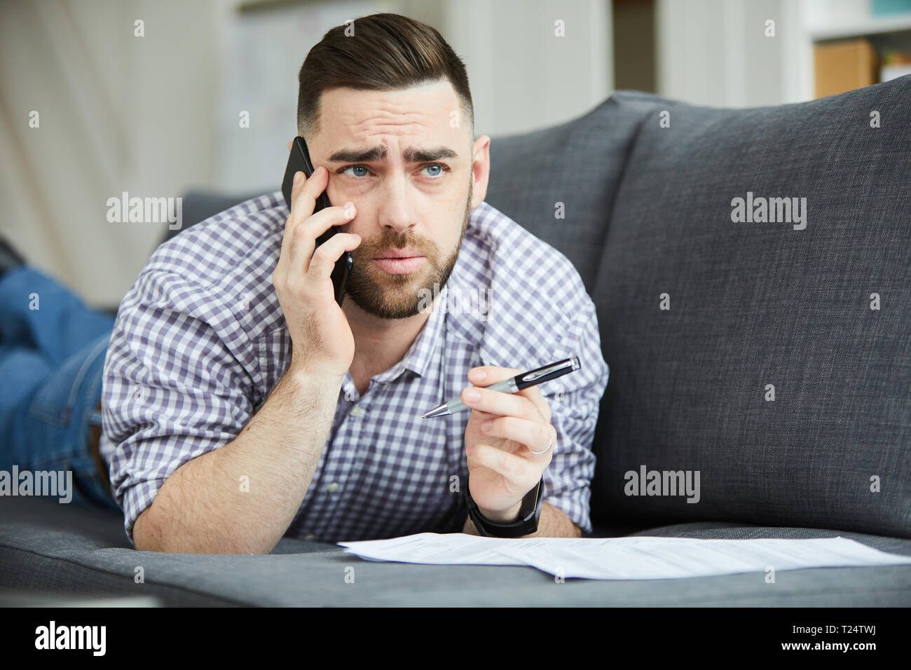 Relaxed employee hi-res stock photography and images - Alamy