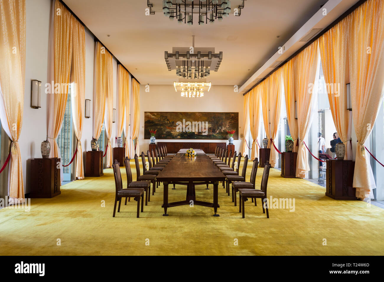 Vietnam presidential palace interior hi-res stock photography and ...