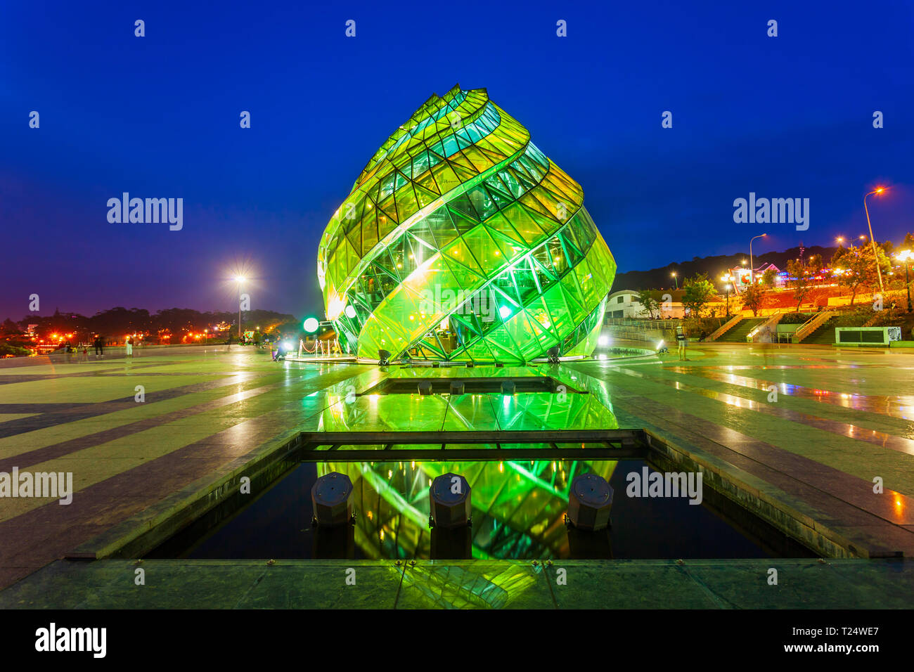 DALAT, VIETNAM - MARCH 12, 2018: Doha Cafe at Lam Vien Square in Dalat ...