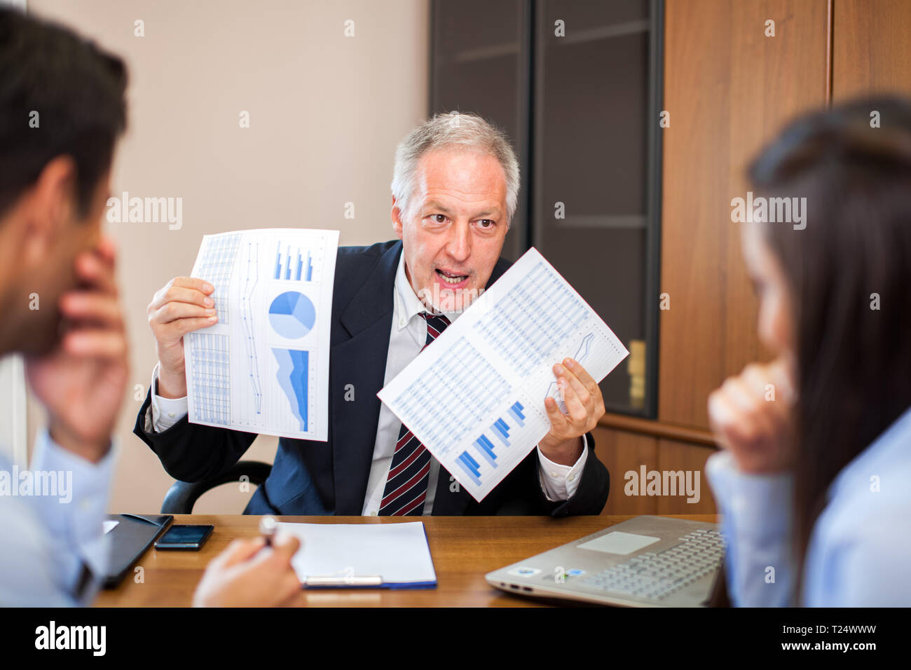 Showing financial charts hi-res stock photography and images - Alamy