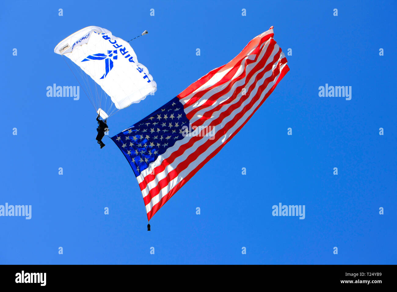 Skydiver parachute american flag hi-res stock photography and images ...