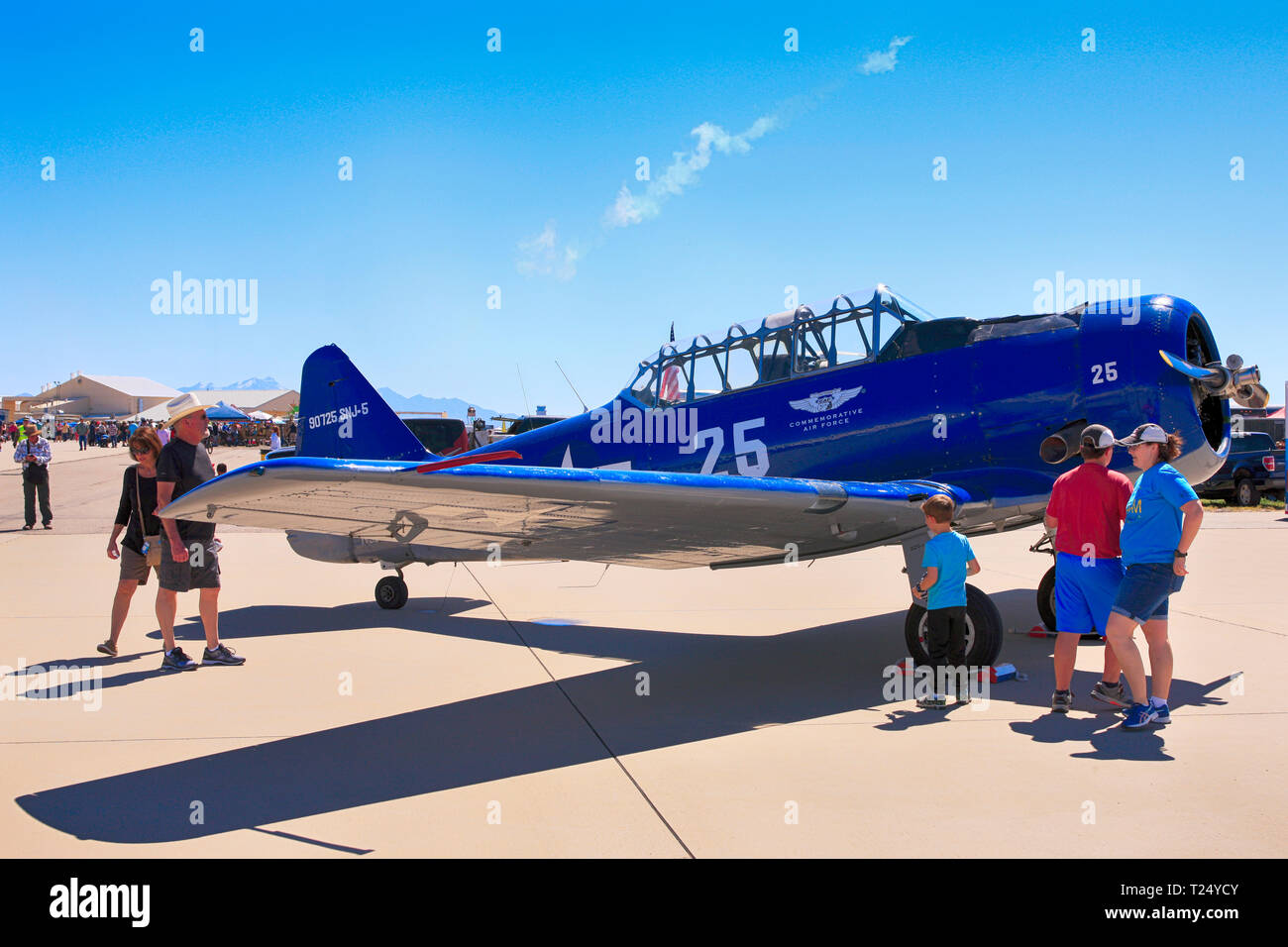 A USN SNJ-4 WW2 advanced trainer plane at the Tucson airshow in Arizona ...