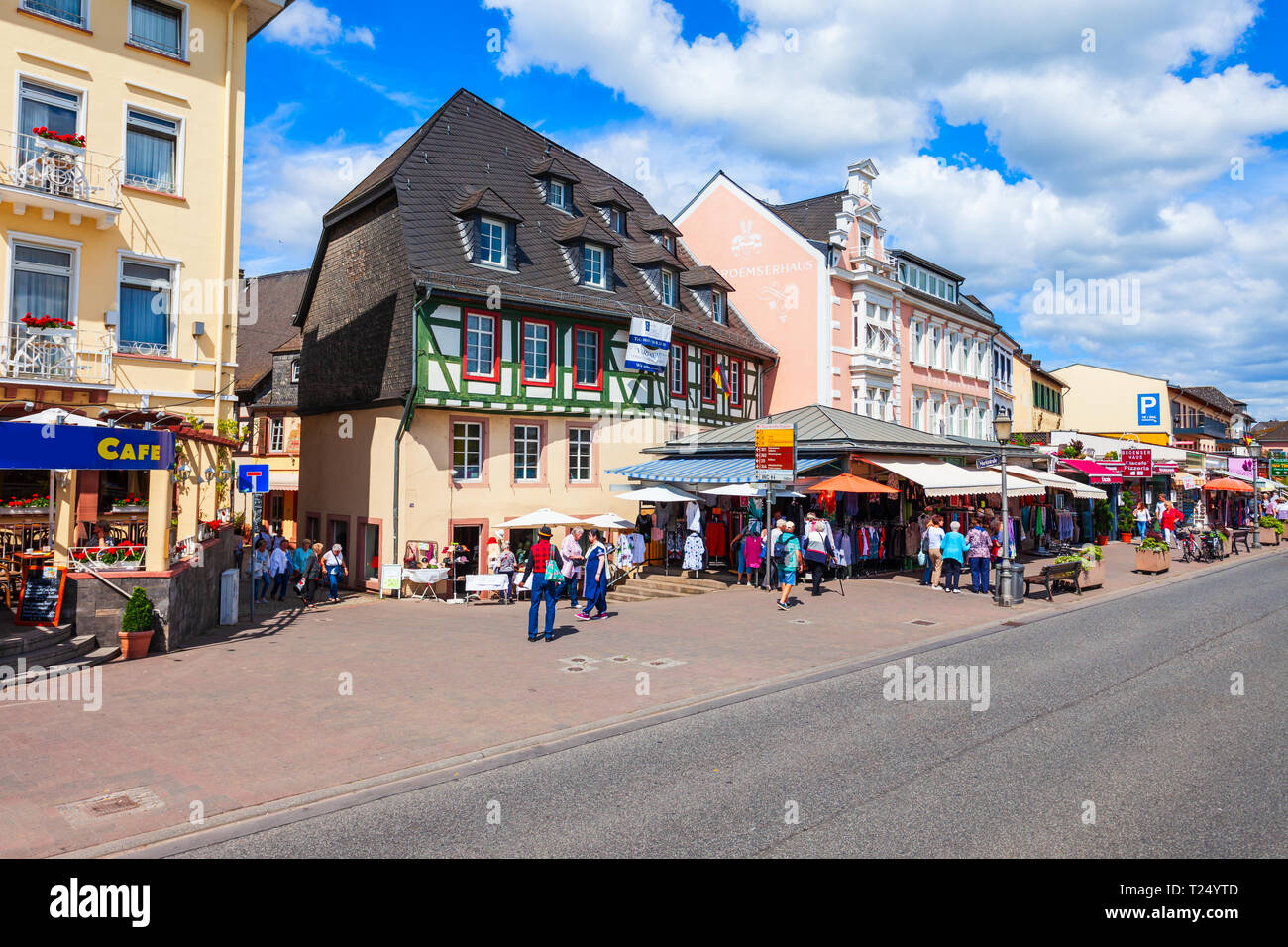 Old house in rudesheim germany hi-res stock photography and images - Alamy