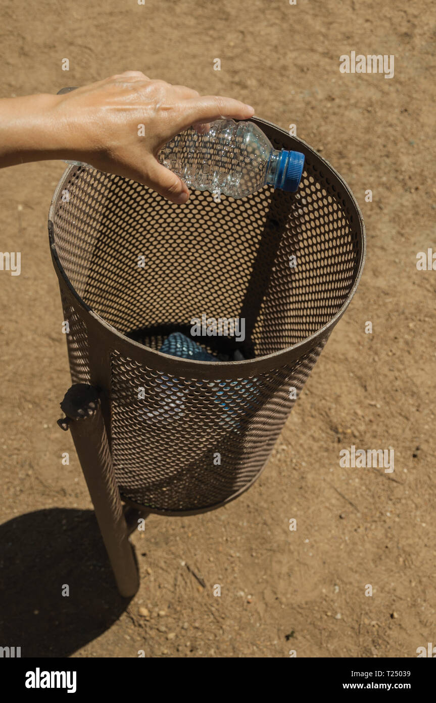 Inside a trash can hi-res stock photography and images - Alamy