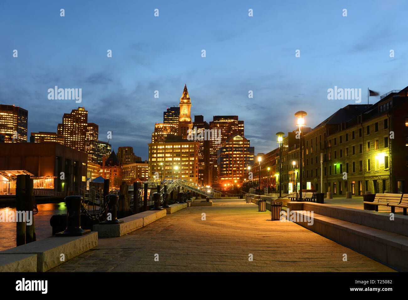 Old state house boston blue sky hi-res stock photography and images - Alamy