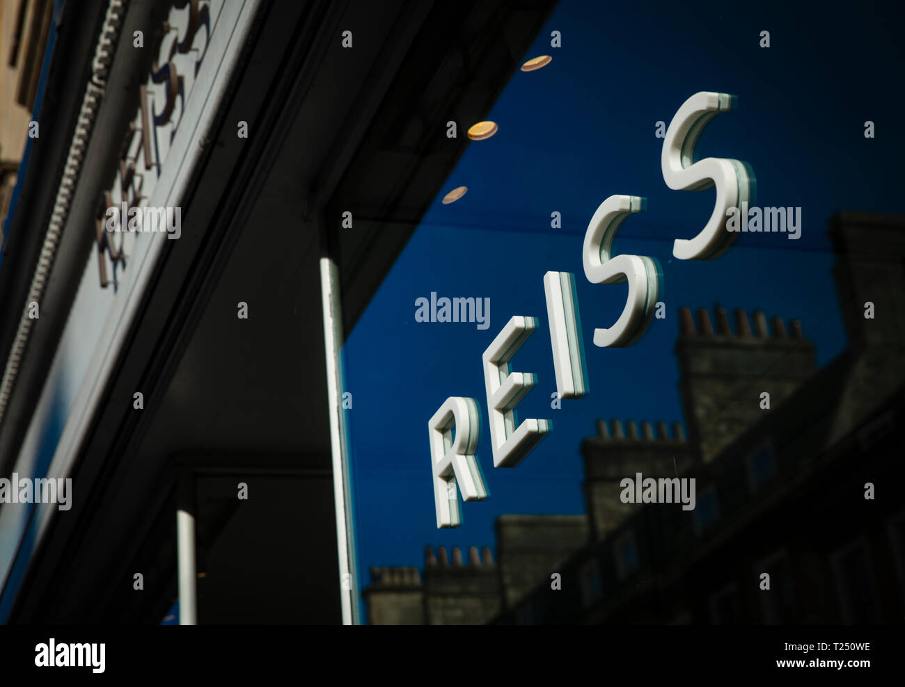 Reiss logo hi-res stock photography and images - Alamy
