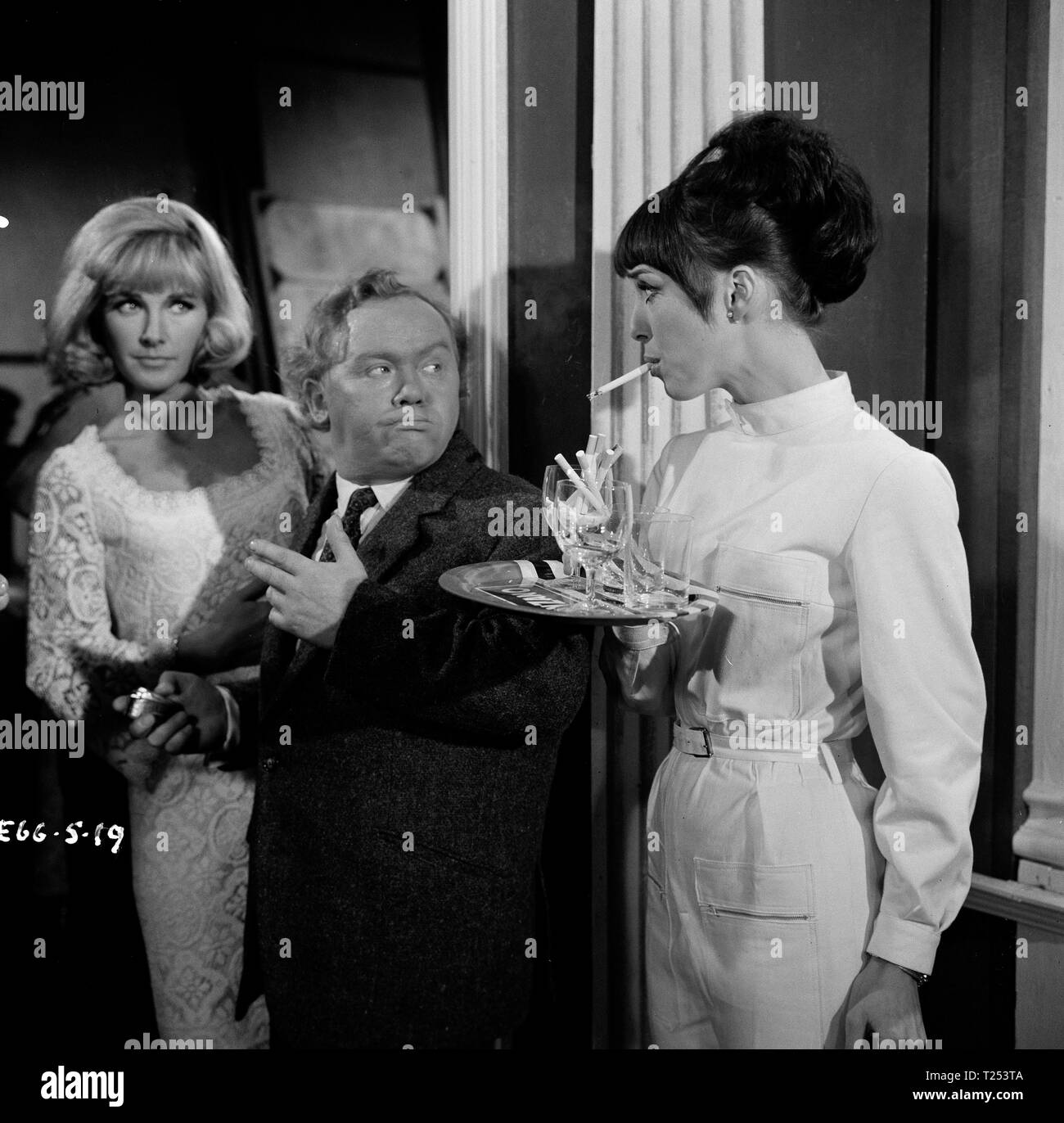 Mister Ten Per Cent (1967) Charlie Drake, Una Stubbs, Wanda Ventham ...