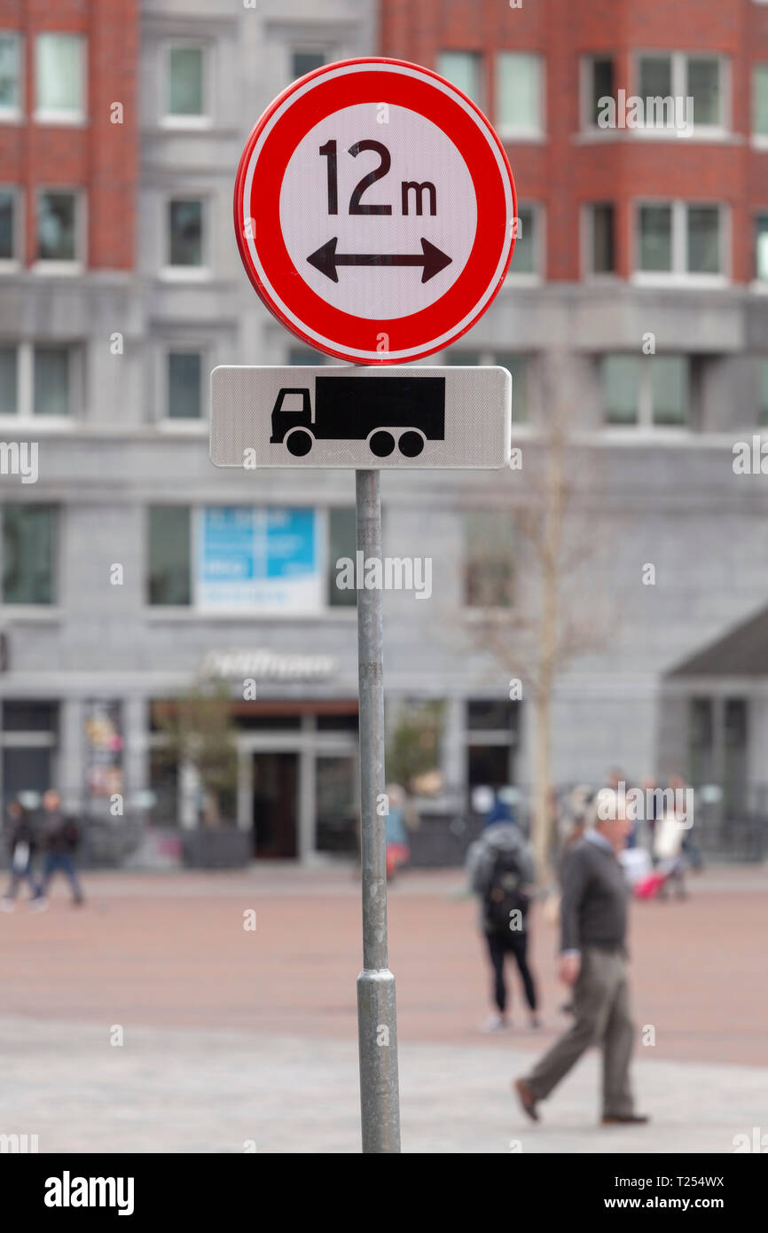 Traffic sign in Rotterdam for trucks Stock Photo - Alamy